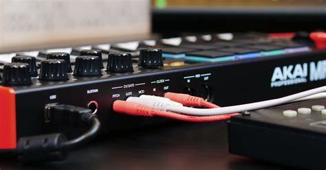 Akai Professional Mpkmini Plus Controller Usb Midi Langolo Musicale