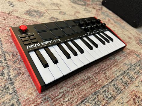 Akai Mpk Mini Mk3 25 Note Compact Keyboard And Pad Controller Guitarsmith Australia Used Guitars
