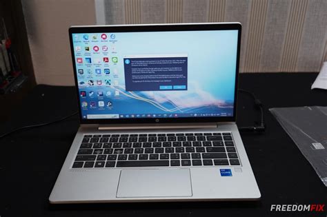 บริการซ่อมโน๊ตบุ๊ค เปลี่ยนหน้าจอแตก จอเสีย จอร้าว ราคาถูก ซ่อมด่วน ซ่อม