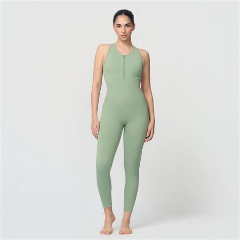 Formender Jumpsuit Mit Reißverschluss Snatchedstore