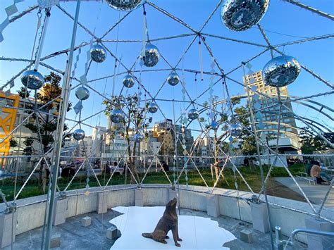 西武澀谷店 遇見藝術 說起澀谷最有名的街頭公共藝術，當屬「忠犬八公像」莫屬！但其實大家知道在澀谷車站附近，還有許多