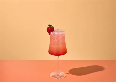 Strawberry Fields Cocktails Schweppes