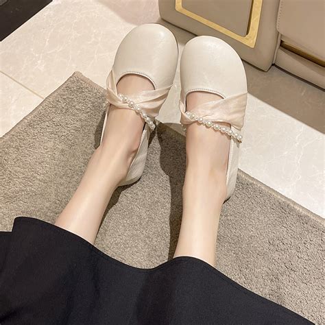 软皮珍珠法式玛丽珍鞋女春季2023新款伴娘配裙平底鞋气质名媛单鞋虎窝淘