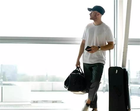 倒三角身材穿搭三角比大山谷图库