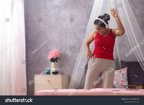 4893 Imágenes De Dancing Furnitures Imágenes Fotos Y Vectores De