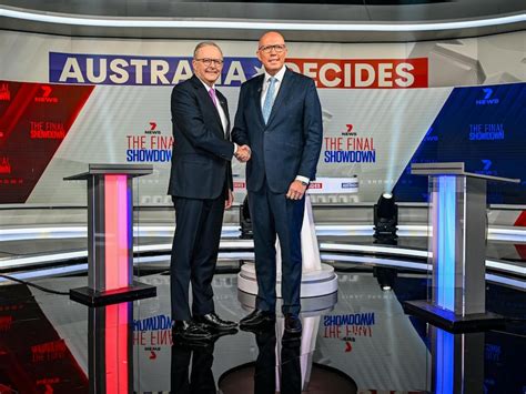 How Hackers Can Use Mirroring Apps To See Your Texts — And Bypass Two