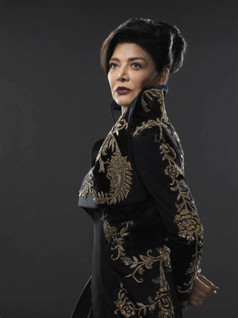 Some Of The Unbelievable Fits That Avasarala Had On The Expanse R