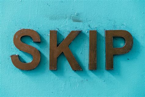 간판 갈색 텍스트 건축 세부 굵은 글씨 그래픽 디자인 글꼴 스타일 나무로되는 편지 대문자 도시 예술 디자인 영감 디자인 요소 레터링 배경 디자인 버킷