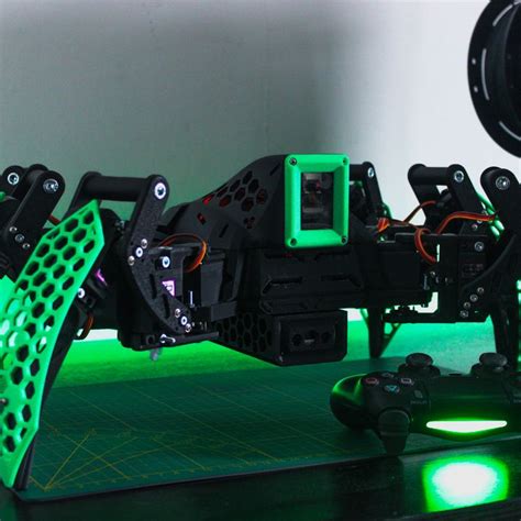 3d printable hexapod robot by matthew de lannoy