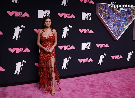 Selena Gomez Displays Her Sexy Boobs In A Red Dress At The 2023 Mtv