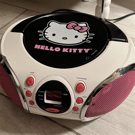 ⭐️ Hello Kitty Stereo ⭐️ ⭐️ Everything Works Perfectly ⭐️ Depop