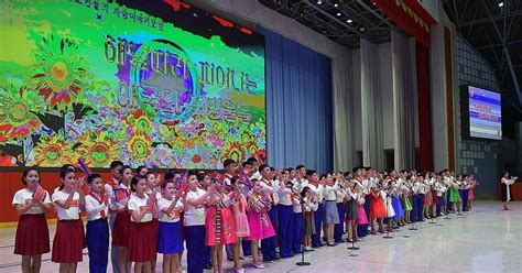 북한 학생소년들의 자랑이야기 모임