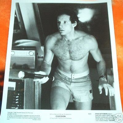 1 8x10 Photo Steve Guttenberg Cocoon 1985 Shirtless 21896155
