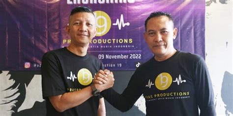 Fokus Berkarya Di Balik Layar Rowman Ungu Bangun P Production 19