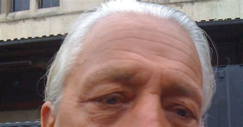 Nahportrait 2 Charles Schumann