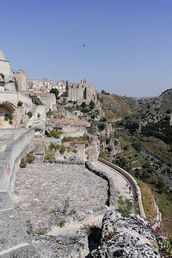 유럽의 문화 수도 2019 년 고 대 도시 마 테라의 거리 바실리카 타 이른 아침에 남쪽 이탈리아의 자본 0명에 대한 스톡 사진 및 기타 이미지 Istock