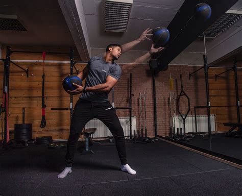 Improve Your Strength And Physical Fitness Try Slam Ball Workout Gymbeam Blog