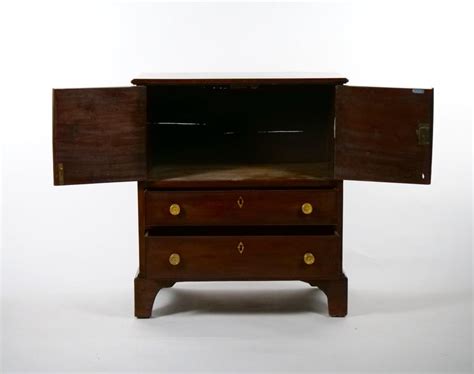 19th Century English Mahogany Small Chest Drawers For Sale At 1stdibs