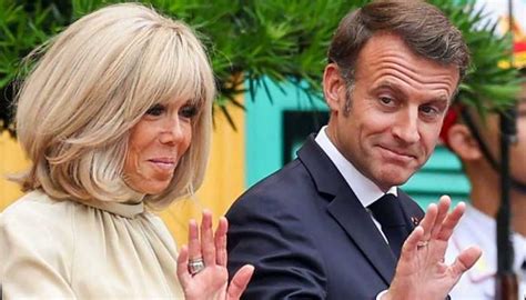 واکنش مکرون به سیلی خوردن از همسرش با هم شوخی داریم
