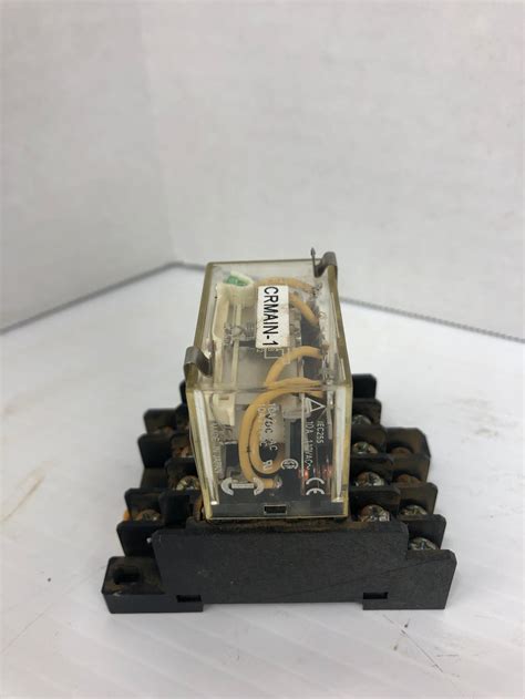 Omron Ly4n D2 Relay With Base 2095yt 240v 10a Metal Logics Inc