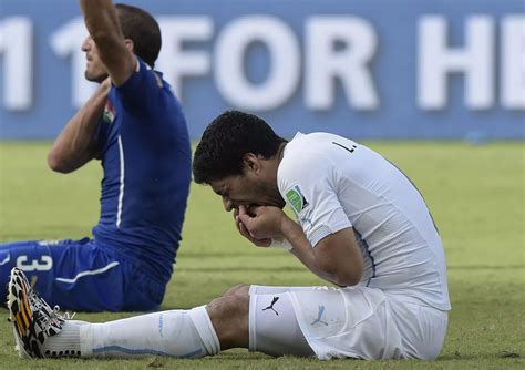 In Pictures Suarez Bite Irish Mirror Online