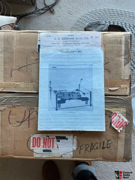 Transcriptor Saturn Turntable