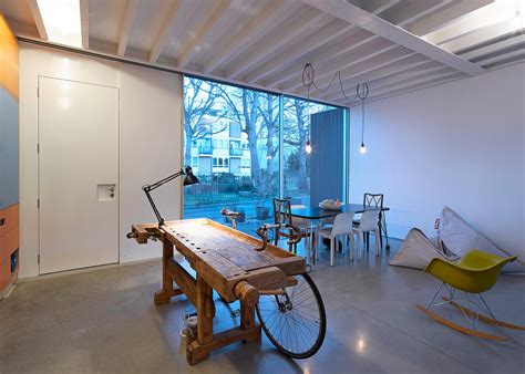 Sam Architects Uses Brick And Charred Wood For London House