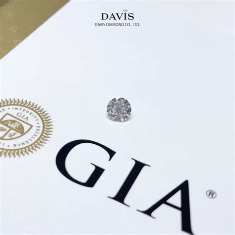 💎gia Round Brilliant Cut💎 101carat 🔵라운드 브릴리언트 컷은 원형의 형태로 다이아몬드의 광채를 가장 잘 표현할 수 있는 컷팅입니다 🔵