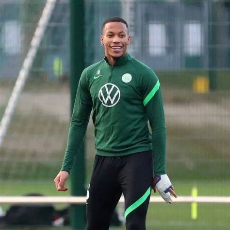 意媒丨米兰引进弗兰克斯可能性在增加沃尔夫斯堡中场进行