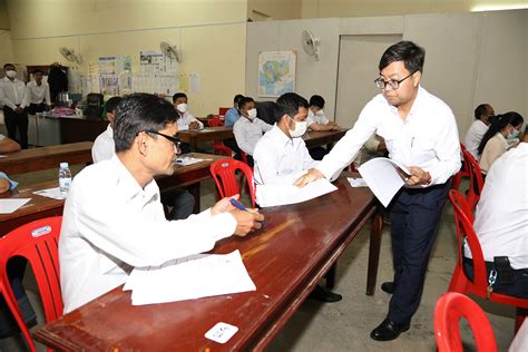 រូបភាពសកម្មភាព ឯកឧត្តម តុប ឫទ្ធី អគ្គនាយកនៃអគ្គនាយកដ្ឋានសេវាកម្មច្បាប់ និងបច្ចេកទេស