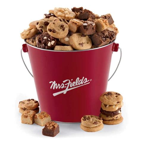 Mrs Fields Signature Ts Assorted Cookies And Chocolate Chips
