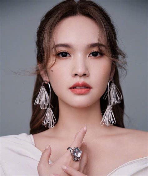 杨丞琳一袭纯白礼服简单美好 素雅恬静似人间天使 搜狐大视野 搜狐新闻