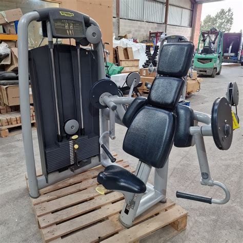 Technogym Selection Line Arm Curl Gym Equipment Ireland Kaizen Leisure