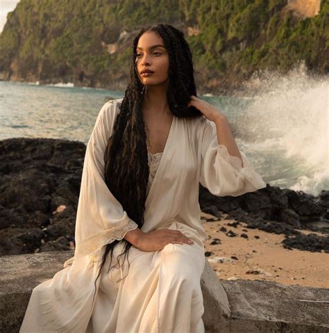 Sharon Alexie Or Ilham Bllg Which Ig Model Do You Prefer R Vindictaratecelebs