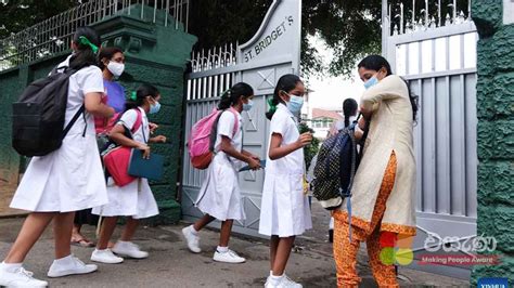 පාසල් දරුවන්ගේ පොත් බෑගයේ බර අඩු කිරීමට පියවර