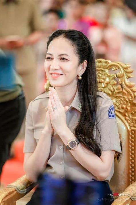 លោកស្រីវេជ្ជបណ្ឌិត ពេជ ចន្ទមុន្នី ហ៊ុន ម៉ាណែត ៖ សូមអភ័យទោសដោយមិនបានផ្ញើសារផ្ទាល់ទៅជូនលោកអ៊ុំ