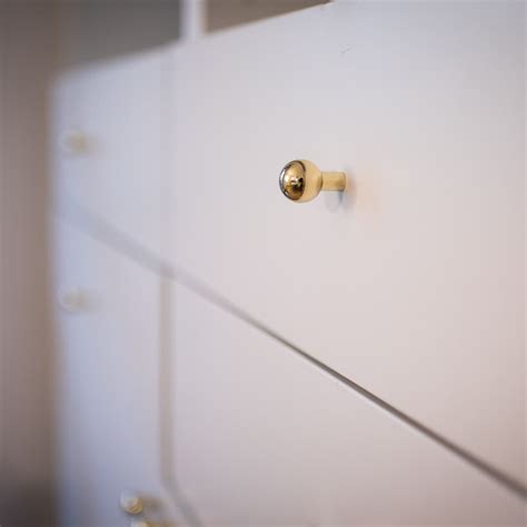 Bodil 18Ø Shiny Brass Knobs In Steel