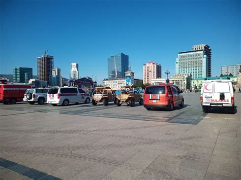 ФОТО Онцгой байдлын албанд ашигладаг автомашин нисдэг тэргийг иргэдэд