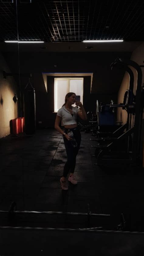 Оксана Куренна Тепер наші двіжи завжди виглядають так😁 Знайомо Народила кума ще одну