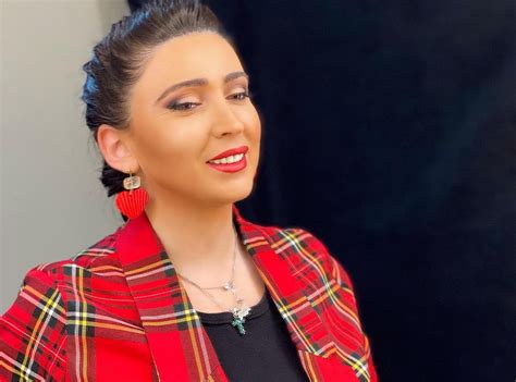 ნათია ბერიძე “ნაცმოძრაობის” წევრი ლაშა აბურჯანია “ქართული ოცნების” მაჟორიტარობის კანდიდატებს