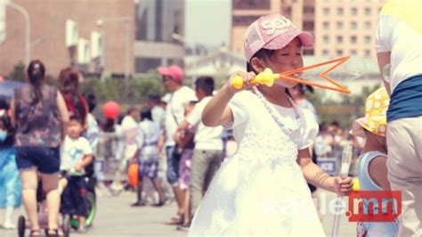 Эцэг эхчүүдийн анхааралд