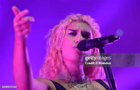 Raye Singer Photos And Premium High Res Pictures Getty Images