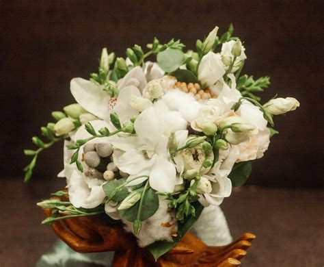 Букет фрезии красивый 49 фото