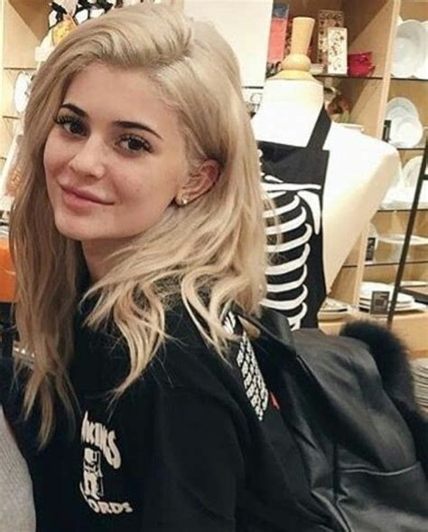 Pin By Julie G On Kuwtk Kylie Jenner Hair Kylie Jenner Blonde Kylie Jenner Blonde Hair