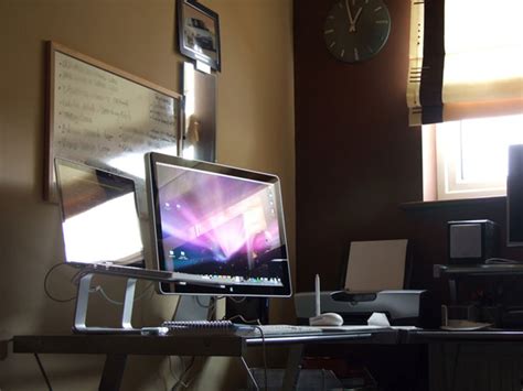 How To Create Your Own Dual Monitor Setup The Web Squeeze