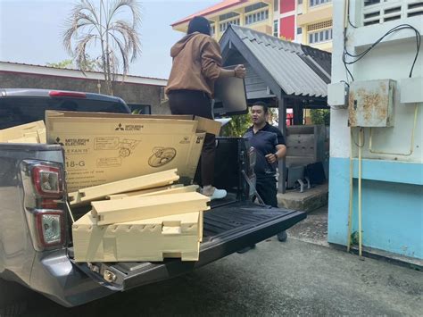 บริษัทเมืองไทยประกันชีวิต สาขา จ เชียงใหม่ มอบคอมพิวเตอร์ จำนวน 20 เครื่อง Sansailuang School