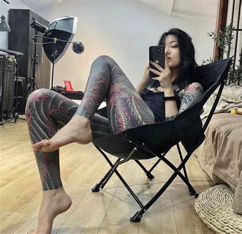 Tattoed Women Tattoed Girls Inked Girls Yakuza Girl Asian Tattoos
