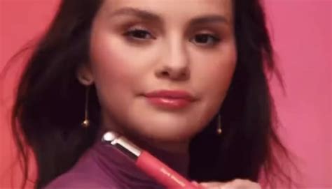 Sexy Wink R Selenagomezlust