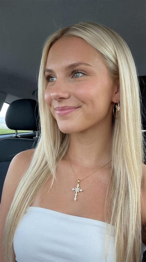 Ashley Ellington Instagram Influencer