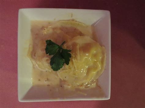 Crab And Shrimp Ravioli With Saffron Cream Sauce Recipe